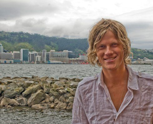New Plymouth artist scoops $15,000 art grant | The Big Idea