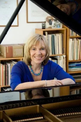 Rae de Lisle awarded the NZ Order of Merit | The Big Idea